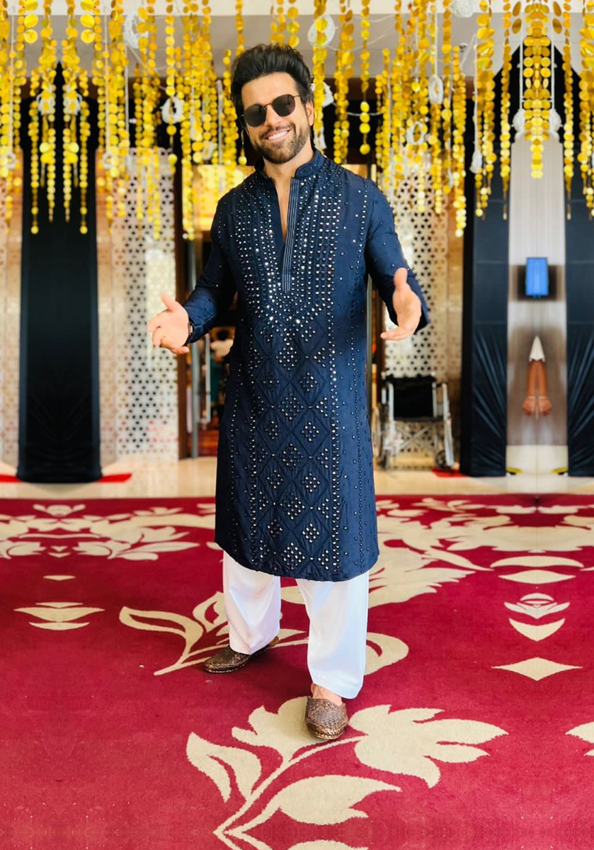 Sarees | Sherwani | Salwar Suits | Kurti | Lehenga | Designer Gown |Tuxedos | Samyakk